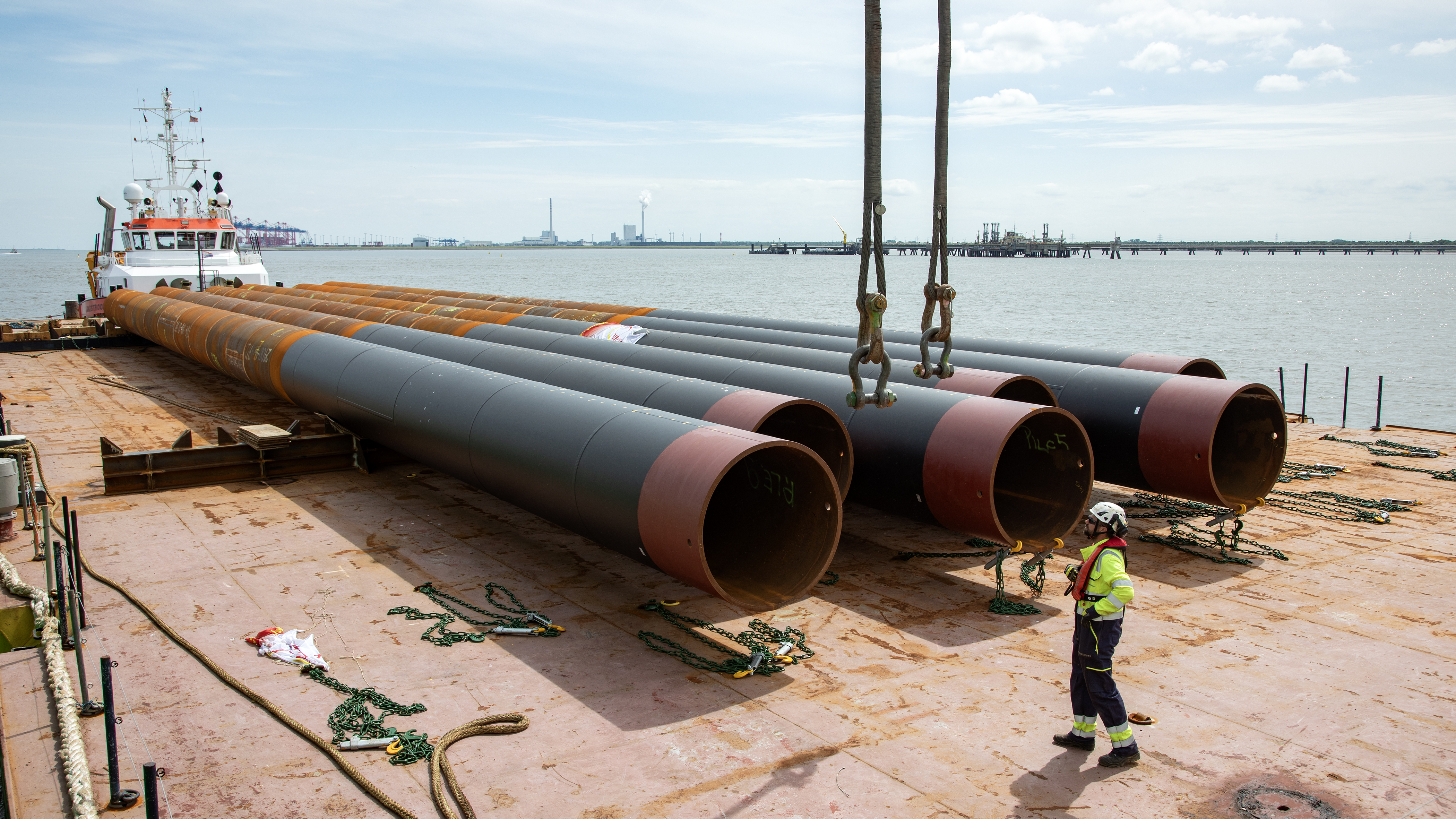 Piling project at sea successfully completed