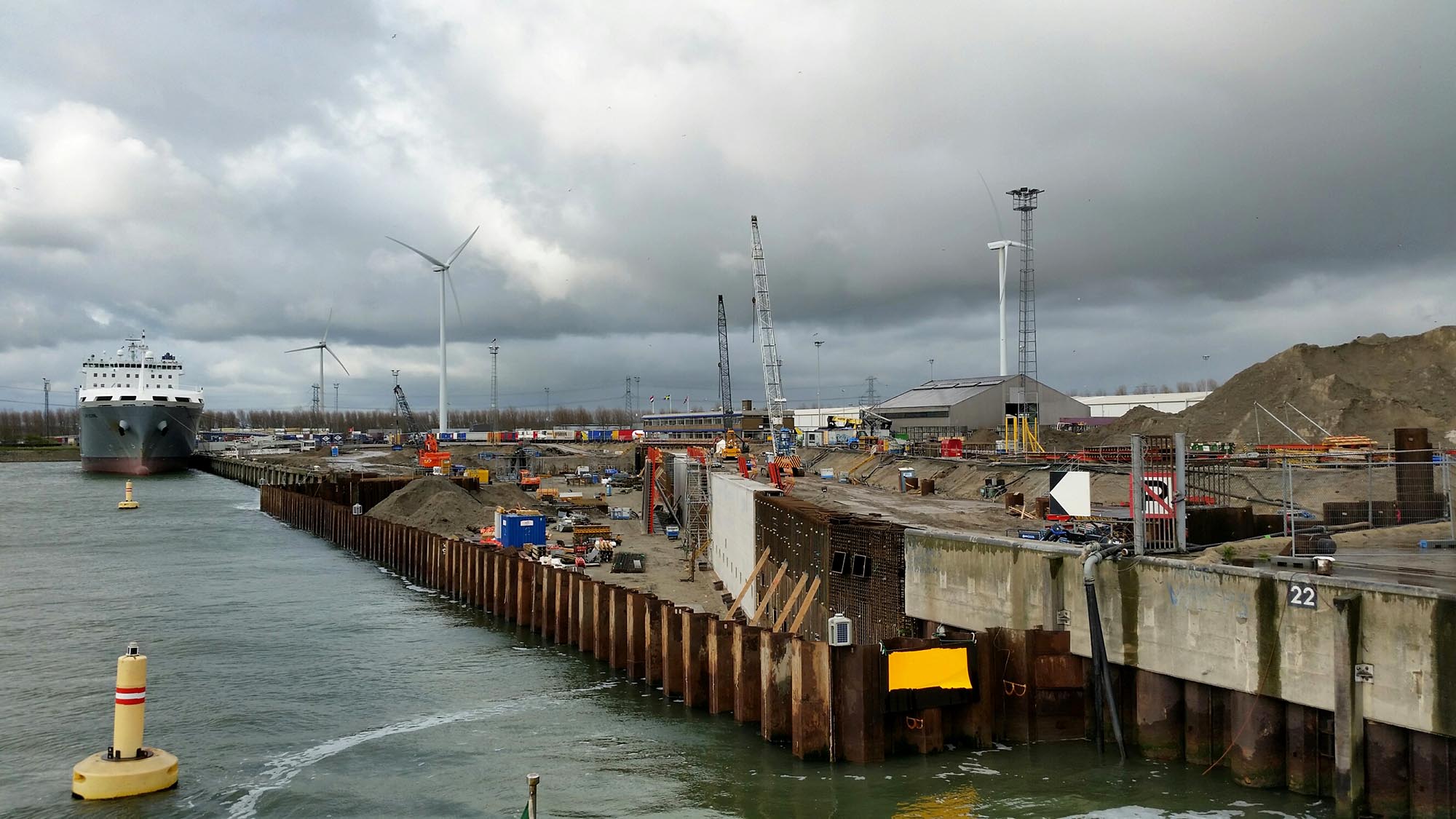 New Moorings and Quay Wall for Stena Line | Ballast Nedam